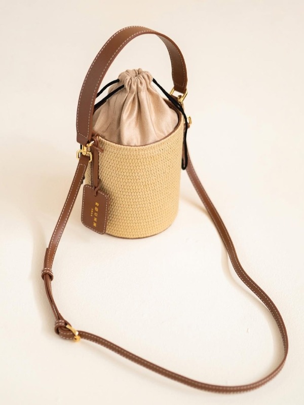 Tampil Chic dan Stylish, ini Rekomendasi Mini Bag untuk Percantik OOTD ...