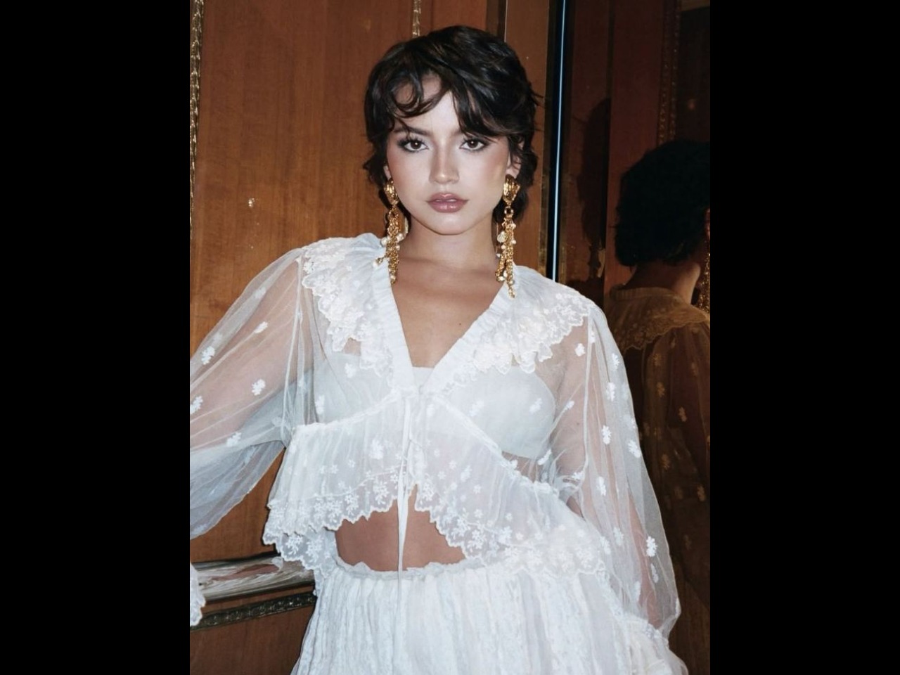 Makeup look Isabela Merced yang Bisa Kamu Tiru Buat Berbagai Event ...