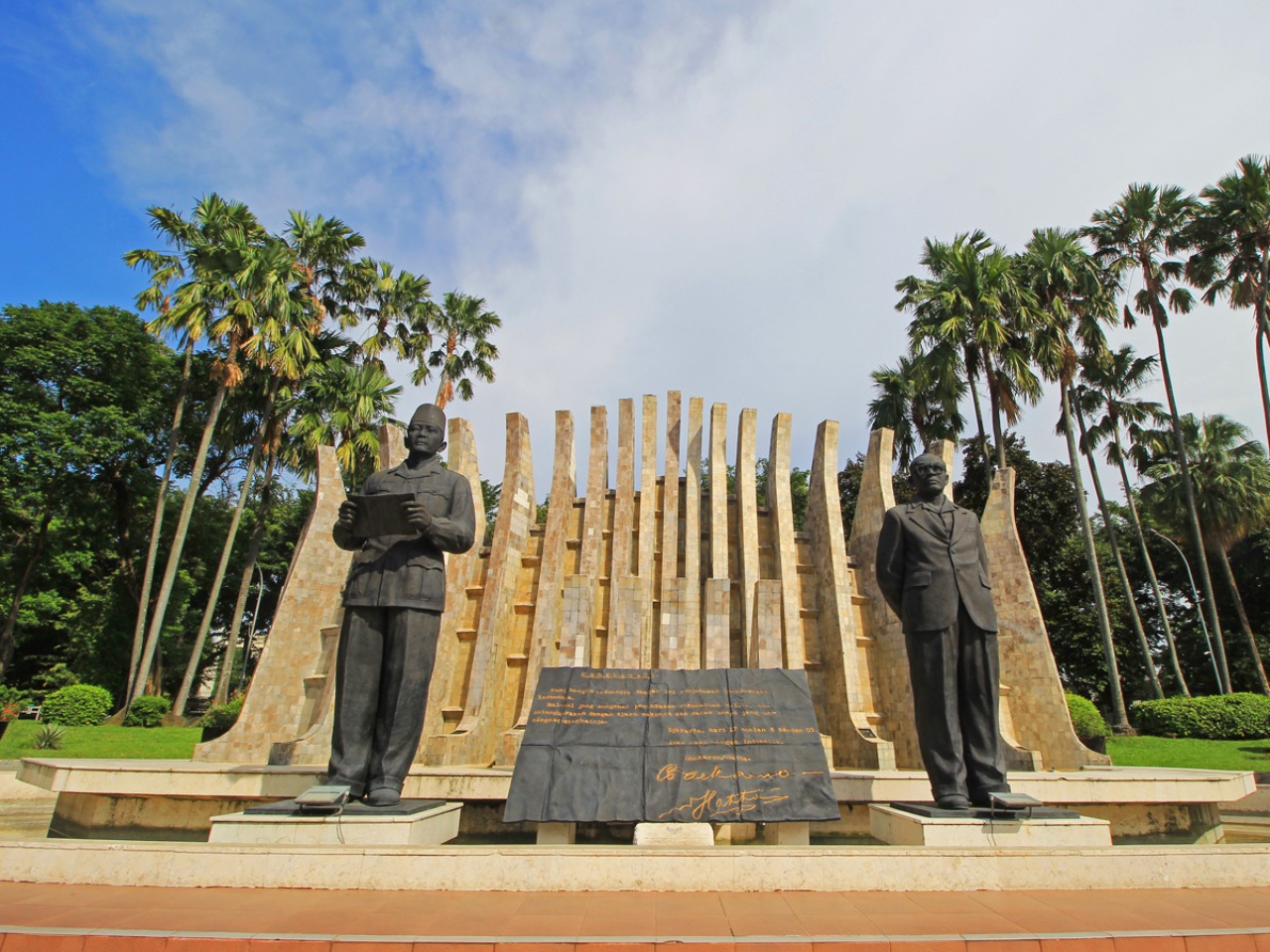 Peringati Perjuangan Pahlawan, Ini 5 Monumen Bersejarah Kemerdekaan RI ...