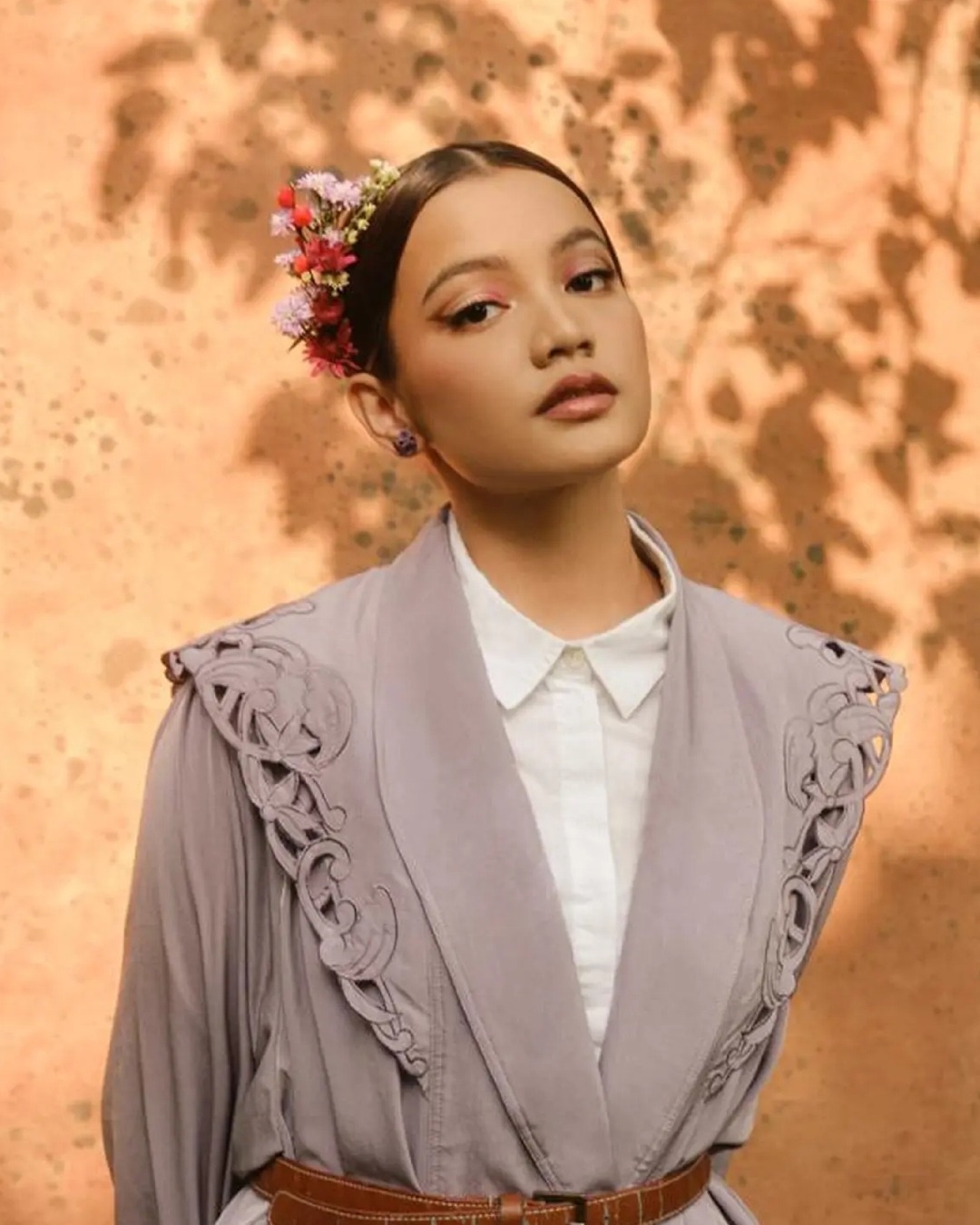 Potret Aruman, Penyanyi Pop yang Sabet Penghargaan Pendatang Baru di AMI Awards 2023 - Beauty ...