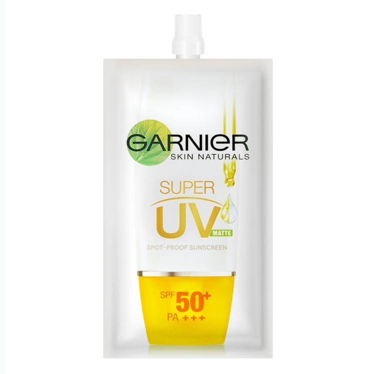 Rekomendasi Sunscreen Sachet yang Praktis Dibawa Selama Liburan ...