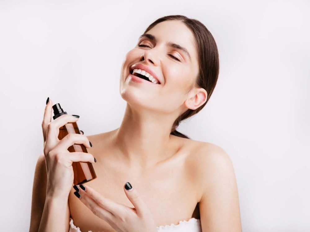 Mudah Diikuti, Begini Tutorial Complexion Cloudy Skin Look ala Titan Tyra - Beauty Journal