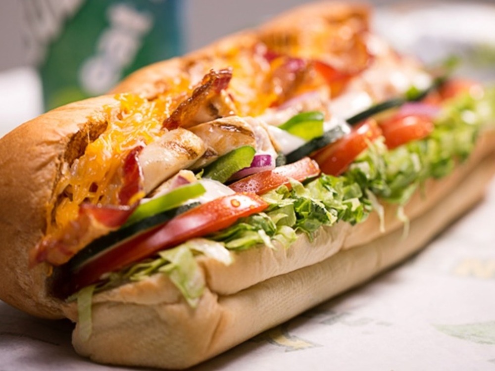Resmi Hadir di Jakarta! Ini Deretan Menu Paling Populer di Subway ...
