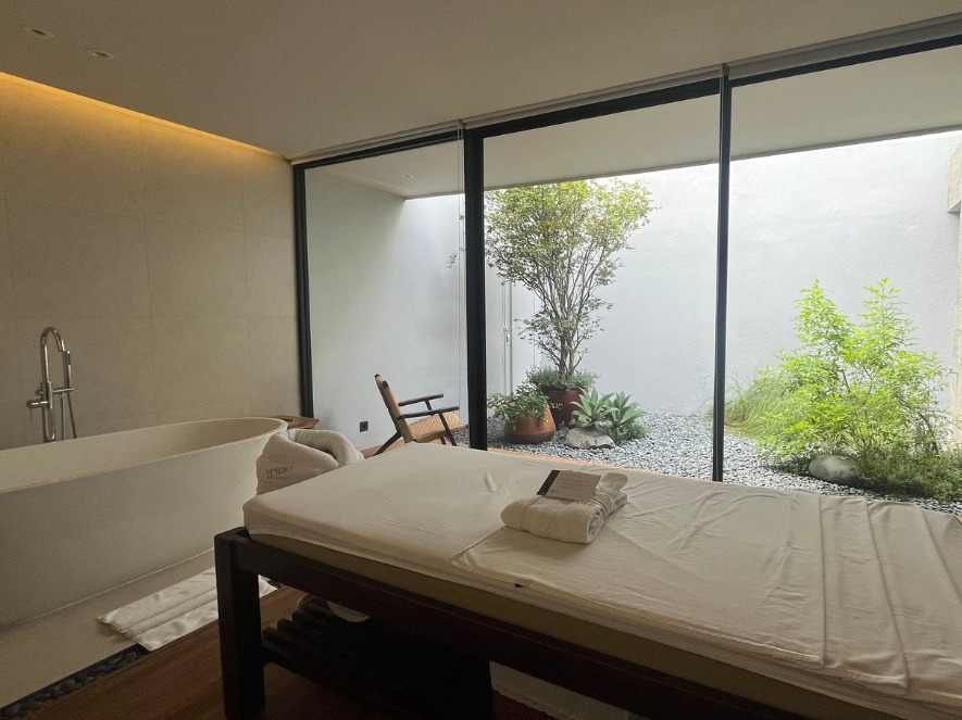 Spa Massage Non-Hotel Tapi Bisa Semewah Ini, Worth It? Review Aarti ...