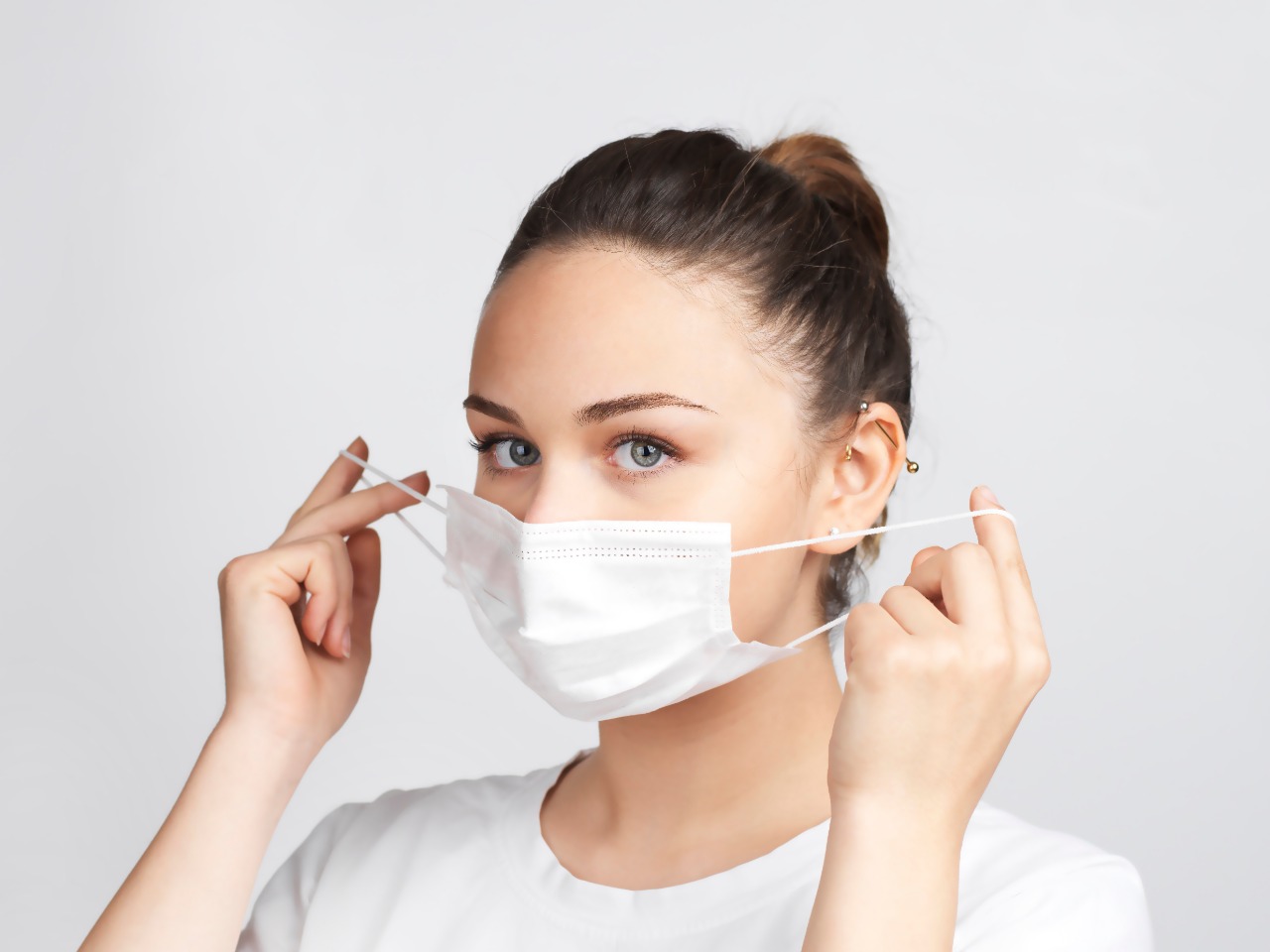 Dilema Wajah Belang Akibat Penggunaan Masker? Tenang, 3 Tips Ini Bisa ...