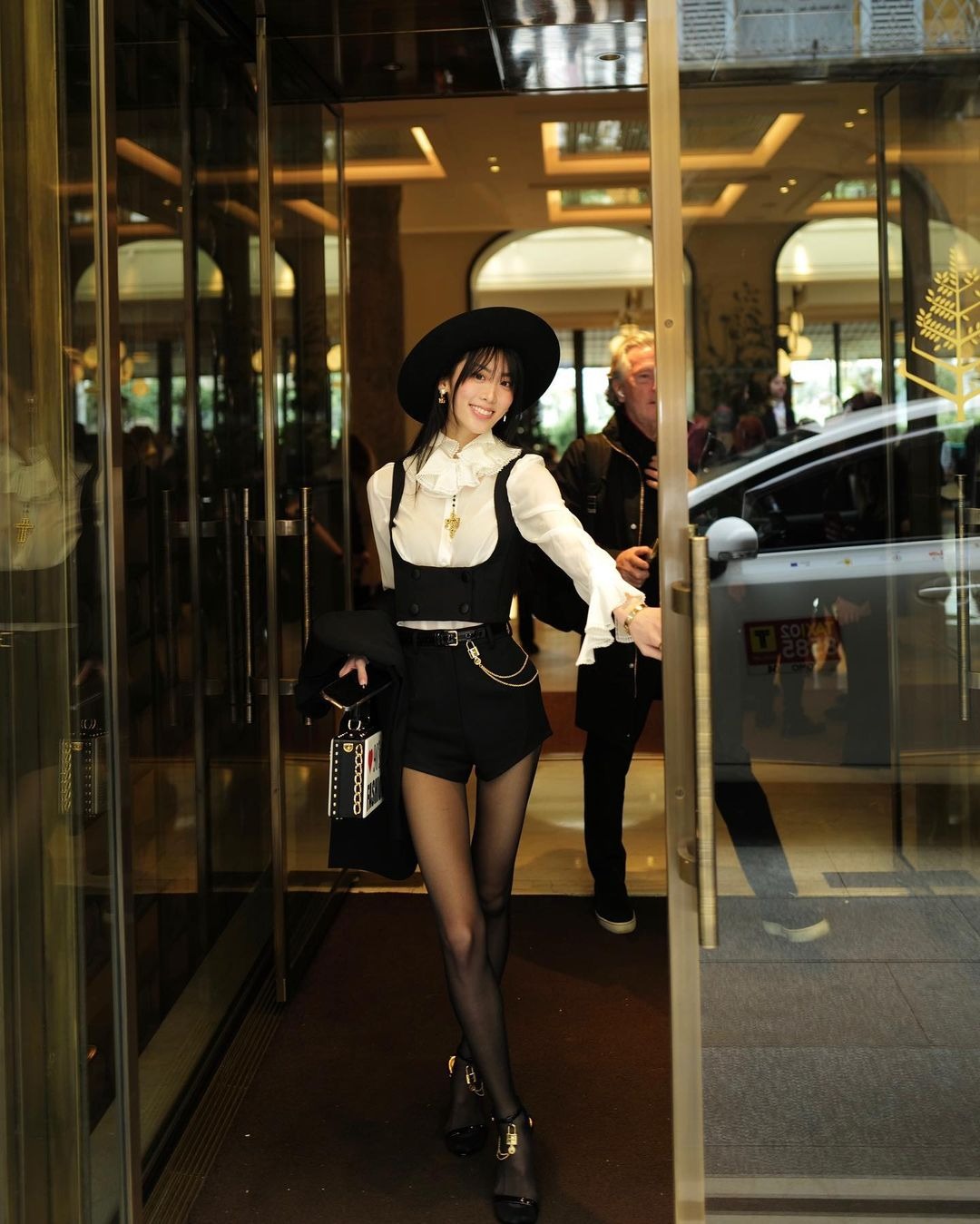 Super Fashionable! Ini OOTD Aren Yoo yang Curi Perhatian di Reality Show 'Super Rich in Korea ...