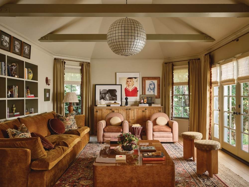 Penampilan Rumah Emma Roberts Seharga Rp54 Miliar di Los Angeles ...