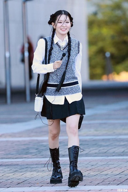 Preppy Style ala Idol K-pop untuk Inspirasi Penampilan yang Chic Saat ...