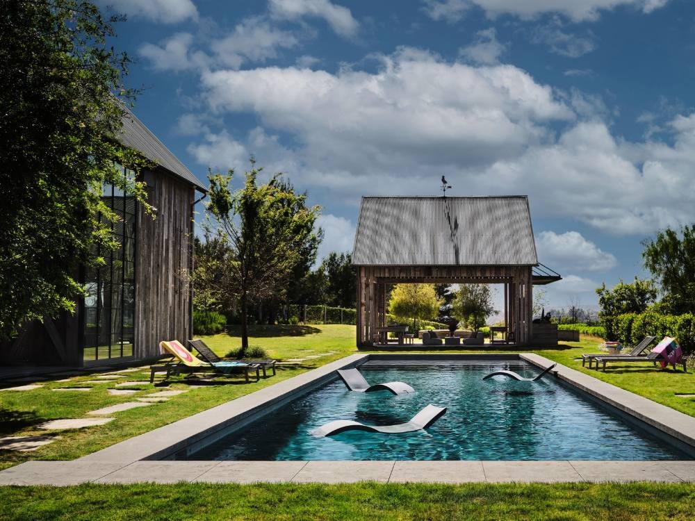 Keindahan Rumah Pertanian Berkonsep Sustainable Milik Ashton Kutcher ...