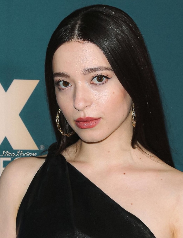 Pesona Mikey Madison, Pemeran Utama Film 'Anora' yang Sabet Penghargaan ...