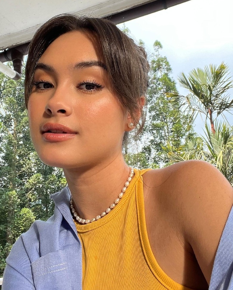 Foto Bareng Ryan Reynolds dan Hugh Jackman, Intip Pesona Aktris Caitlin ...