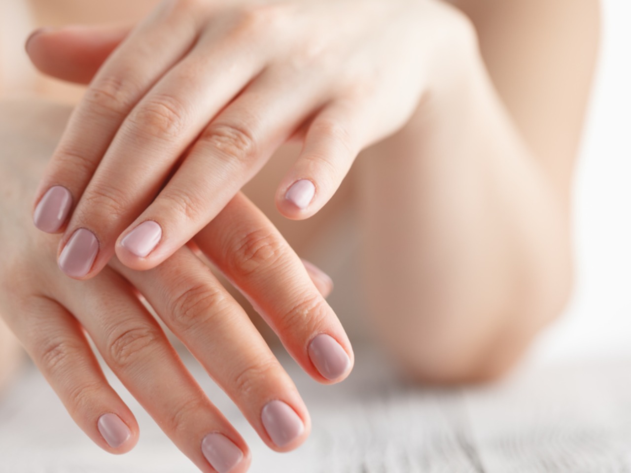 Kulit Tangan Mudah Kering? Coba Tips Berikut beserta Produk ...