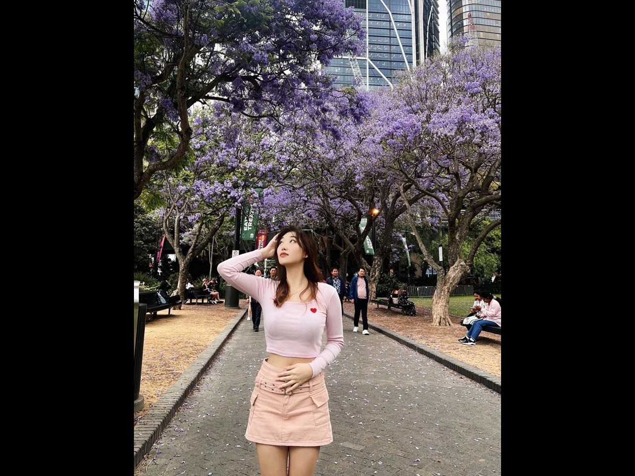 Inspirasi Outfit Livy Renata yang Manis ala Cewek Korea - Beauty Journal