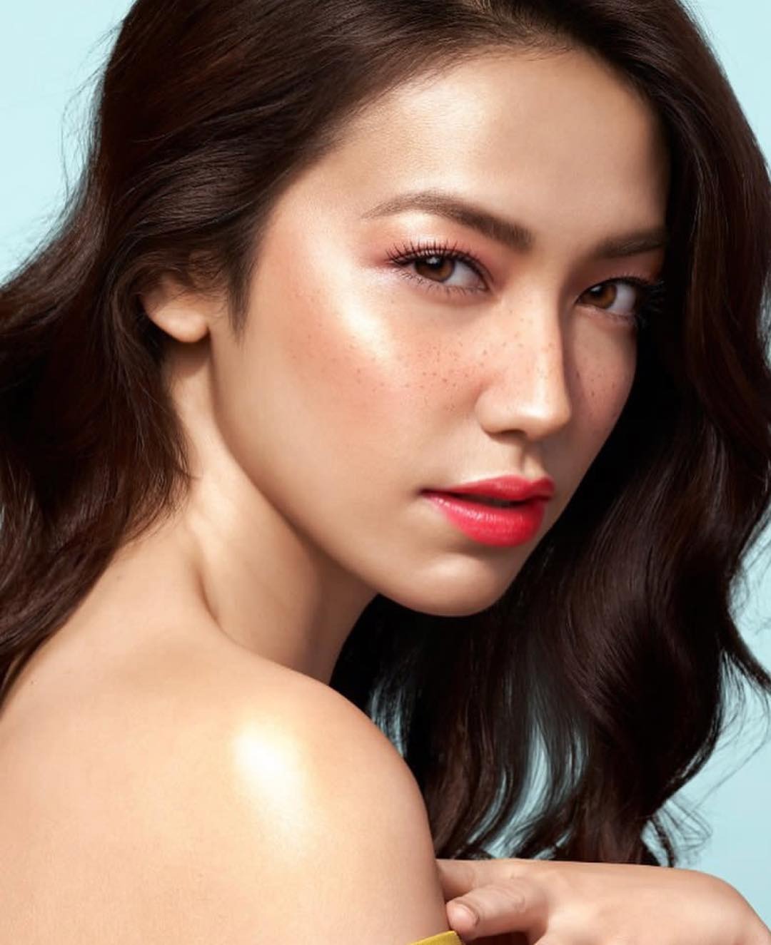 Makin Memesona di Usia 31 Tahun, ini Gaya Makeup Velove Vexia yang ...