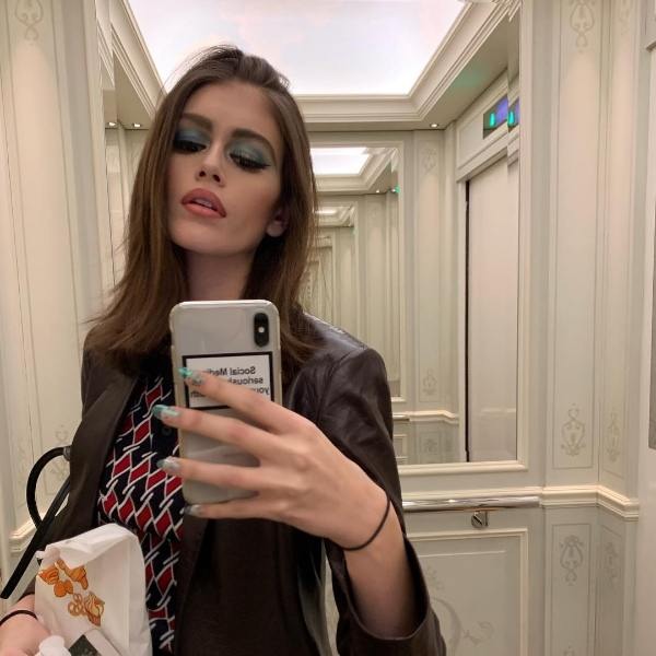 Masih Ragu Memilih Gaya Rambut Pendek? Coba Simak 5 Penampilan Kaia ...