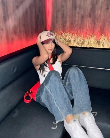 Biar Nggak Bosen, ini OOTD Fuji An yang Cocok Ditiru Buat Nongkrong ...