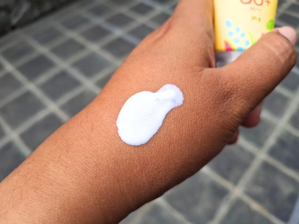 Review: Carasun Solar Smart UV Light Sunscreen, Nyaman Dipakai Setiap ...