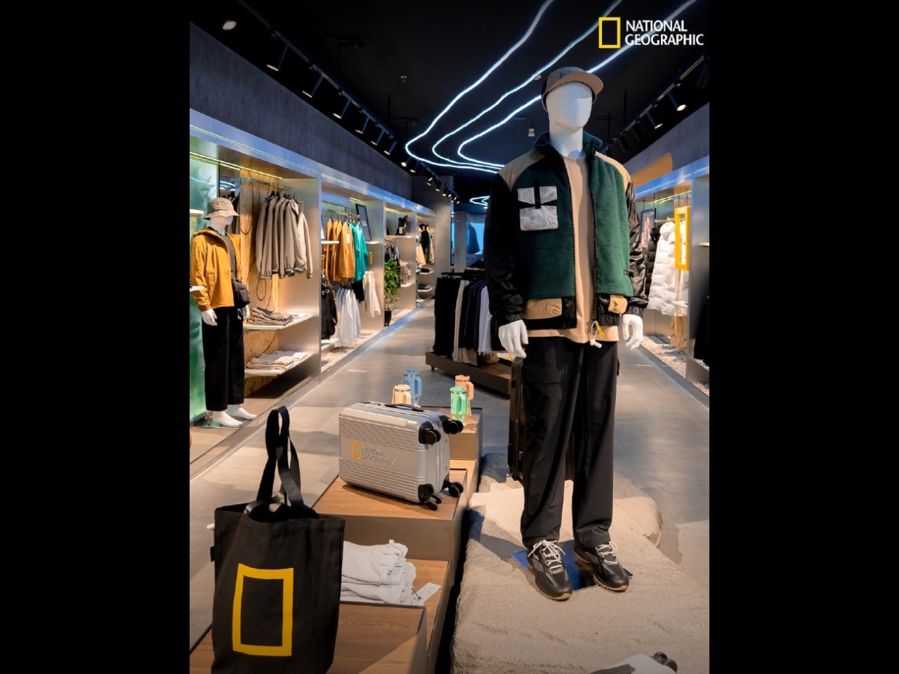 Manjakan Pencinta Alam, Gerai Pertama National Geographic Apparel Resmi ...