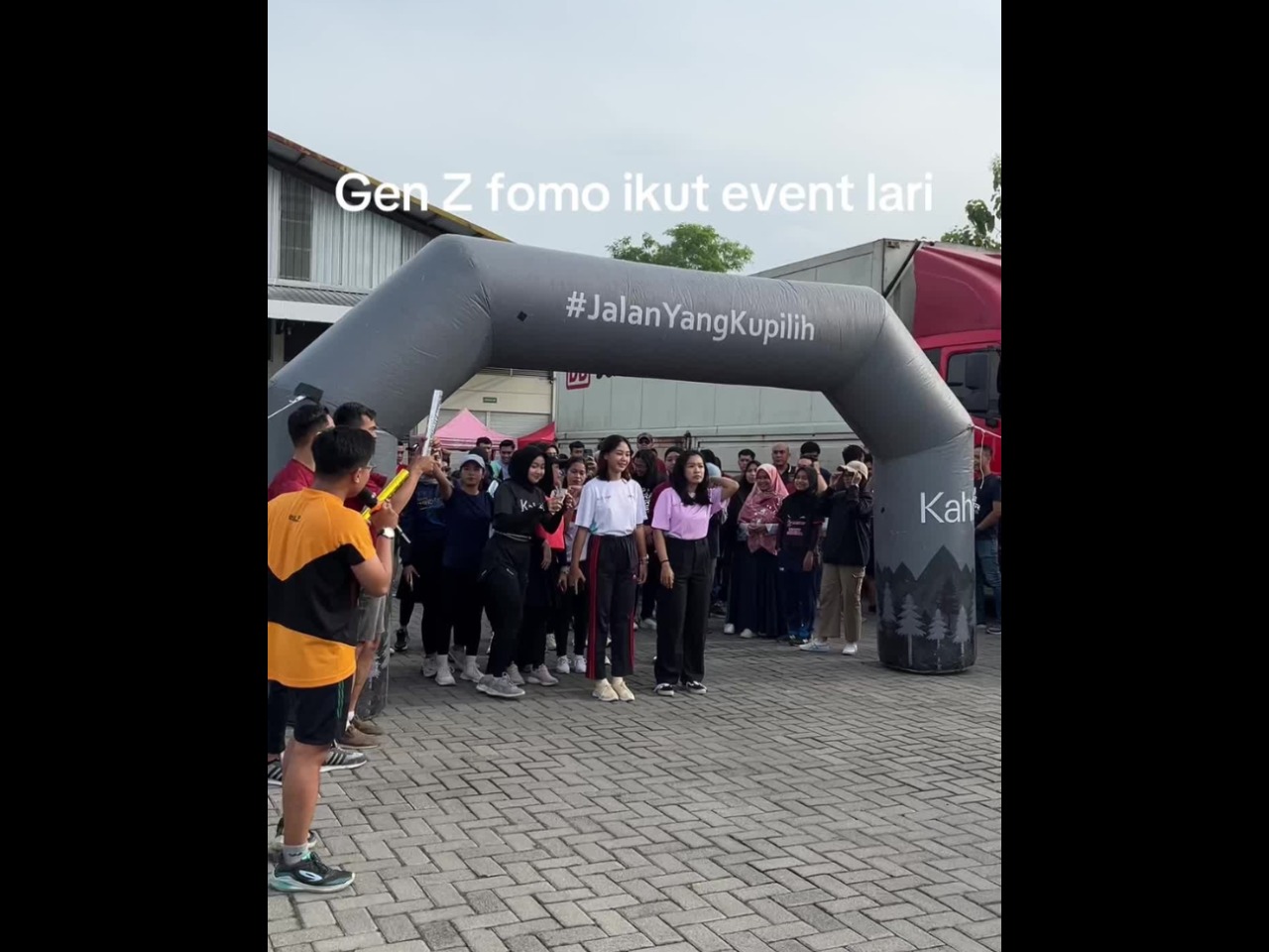 POV Warga TikTok: Serba-serbi Pengalaman Gen Z Ikutan Event Lari ...