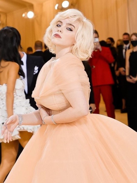 Baroque Bob, Gaya Rambut Pendek yang Kembali Viral Berkat Sydney ...