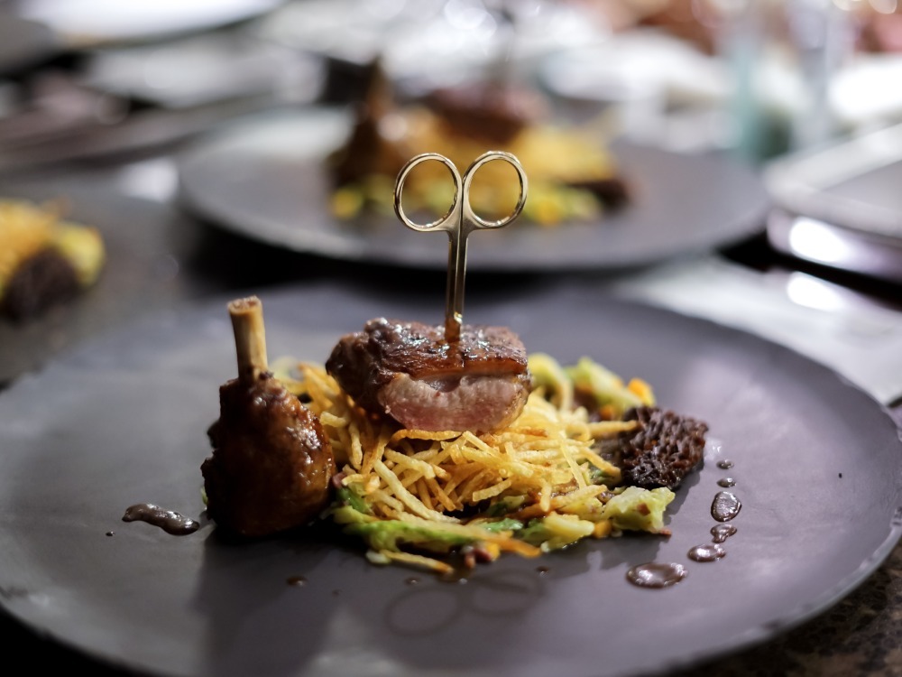 Tayang Hari Ini, Film 'The Menu' Suguhkan Hidangan Restoran Mewah dengan Suasana Menegangkan ...