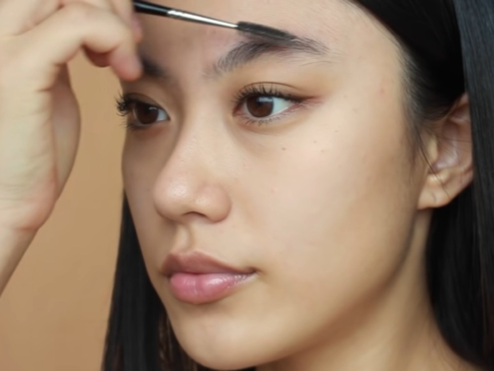 Tutorial Caramel Makeup Look ala Haley Kim, Beauty Influencer Asal ...