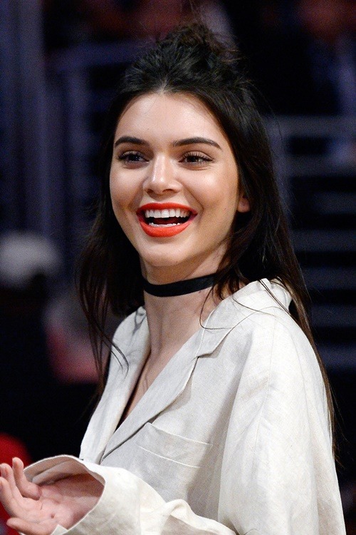 Inspirasi Tatanan Rambut Half-Bun dari para Selebriti Hollywood yang ...