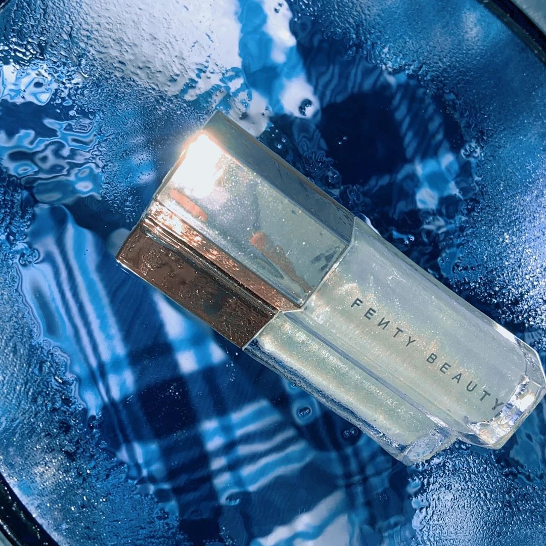 Rekomendasi Lip Gloss Bening yang Membuat Bibir Tampak Sehat dan ...