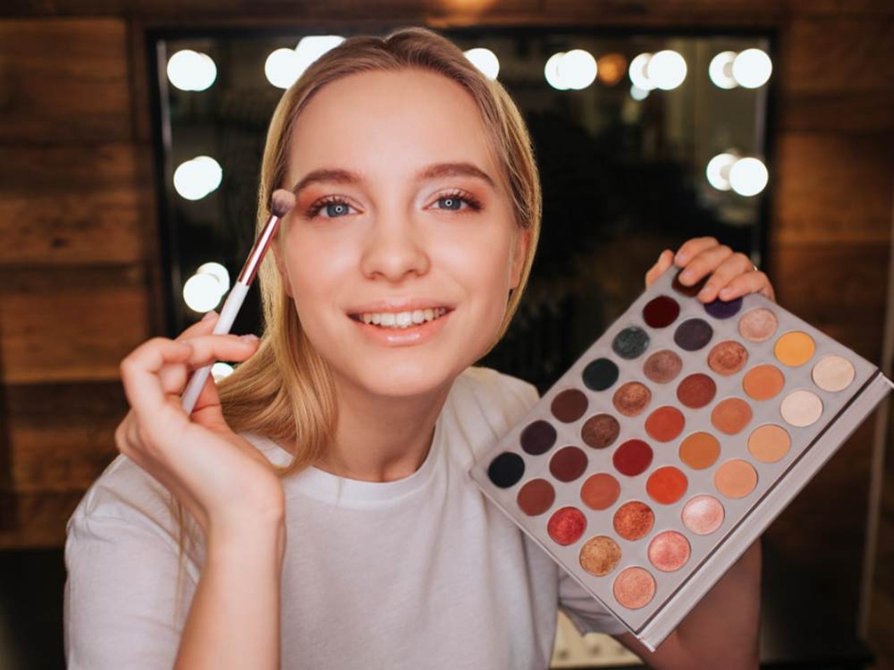 Yuk, Bikin Kreasi Makeup Mata dengan Eyeshadow Palette Lokal Mulai dari ...