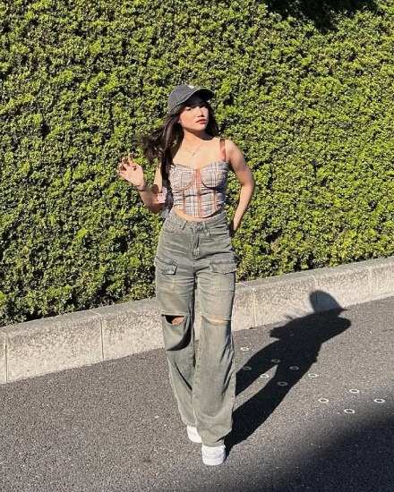 Biar Nggak Bosen, ini OOTD Fuji An yang Cocok Ditiru Buat Nongkrong ...