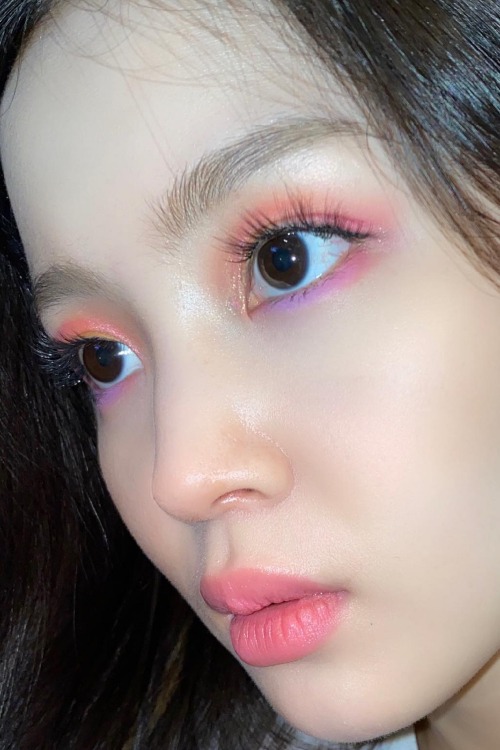 Intip 10 Gaya Makeup ala Lee Hi, Cocok Buat Kamu yang Suka Tampil ...