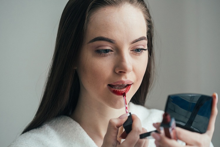 Trik Mengubah Day Makeup Look Menjadi Night Makeup Look dalam 3 Langkah ...