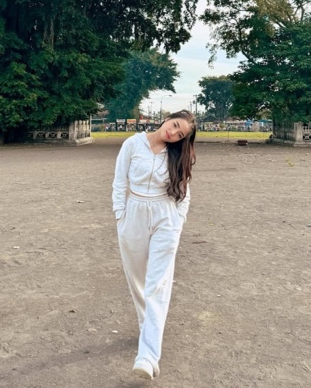Biar Nggak Bosen, ini OOTD Fuji An yang Cocok Ditiru Buat Nongkrong ...