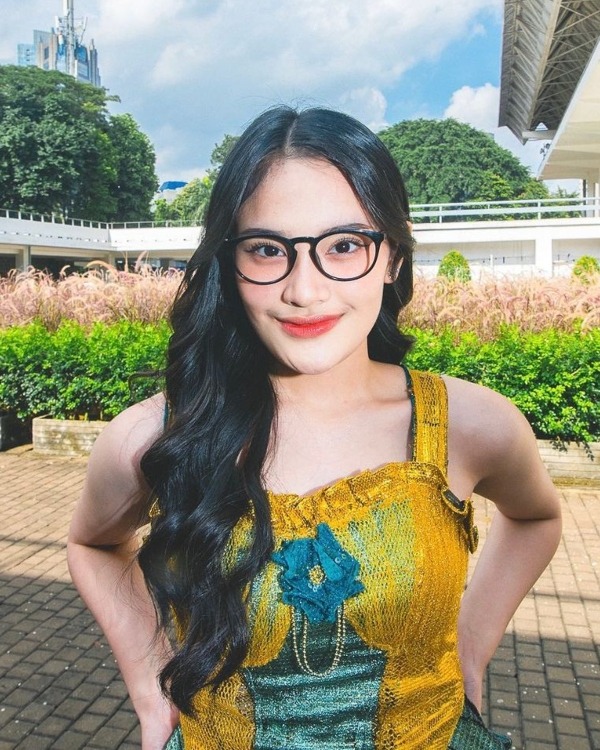 Pesona Ashel JKT48 yang Identik dengan Makeup Natural - Beauty Journal