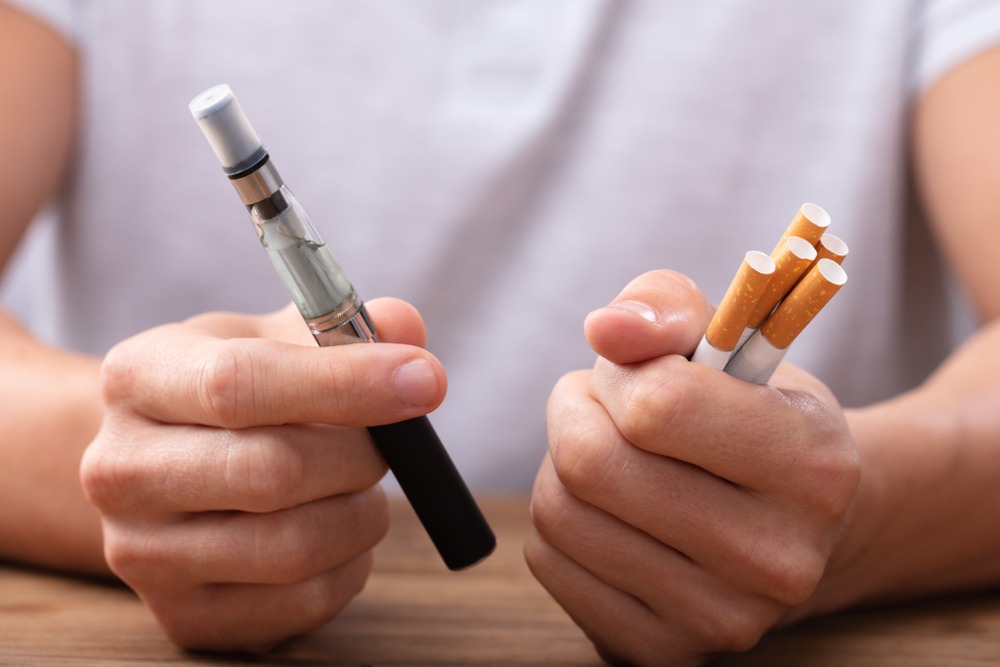 Lebih Aman Vape atau Rokok? Berikut Penjelasan Mengenai Perbedaan ...