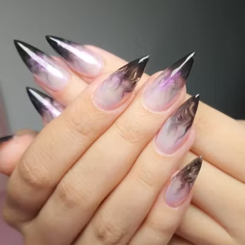 10 Inspirasi Smoke Nail Art untuk Halloween yang Lebih Magical ...