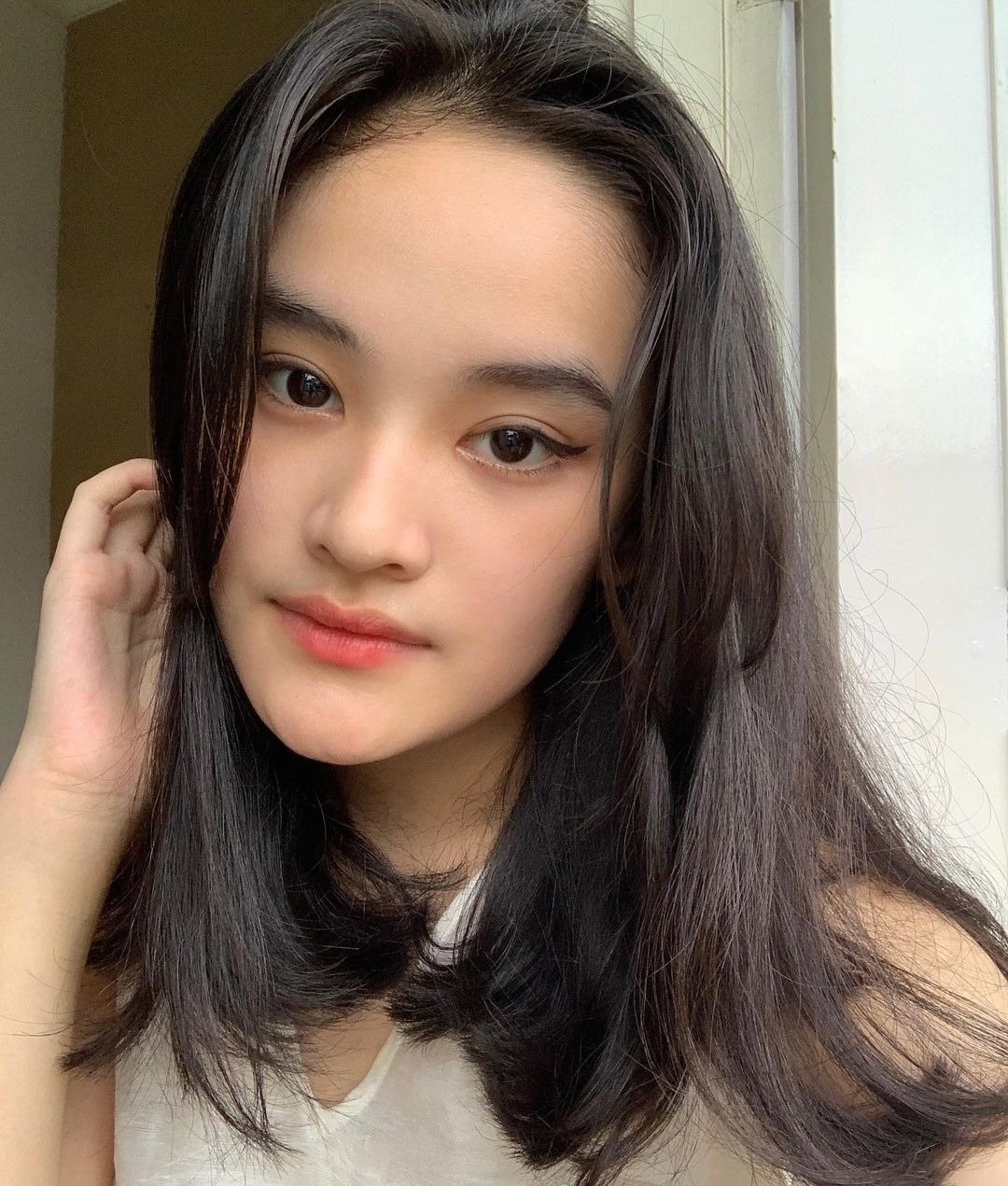 Pesona Ashel JKT48 yang Identik dengan Makeup Natural - Beauty Journal
