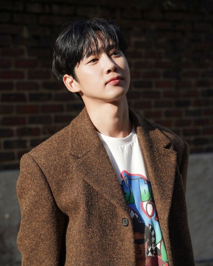 Curi Perhatian di 'Squid Game 2', ini Pesona Park Sung-hoon yang Tampan ...