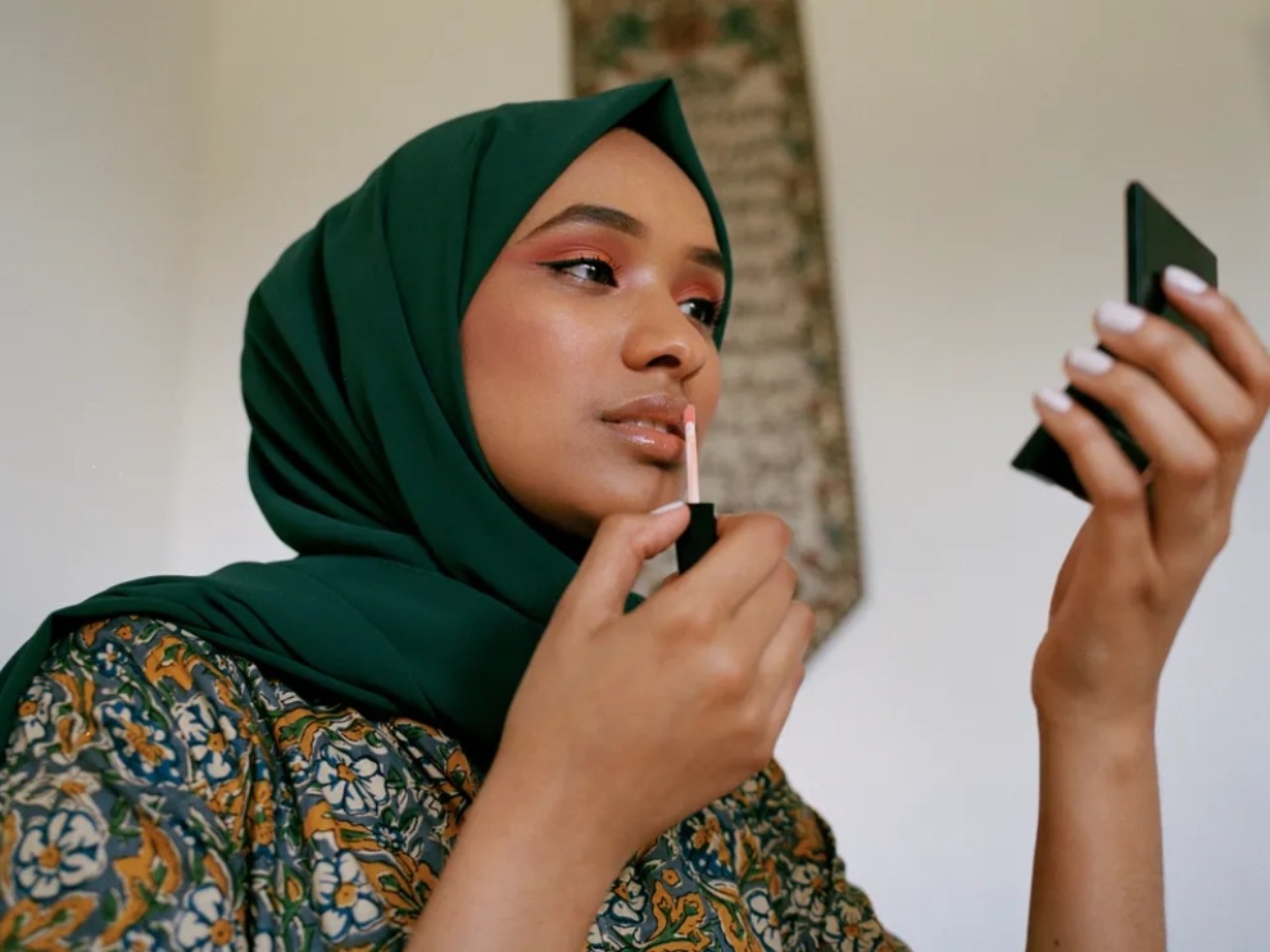 Tampil Maksimal Sepanjang Hari, Ini Produk Kecantikan Wajib Ada di Tas ...