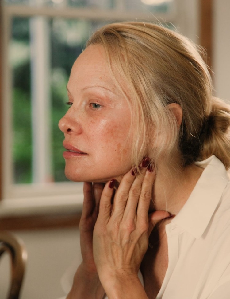 Sonsie, Brand Kecantikan Milik Pamela Anderson yang Jadi Perjalanannya ...