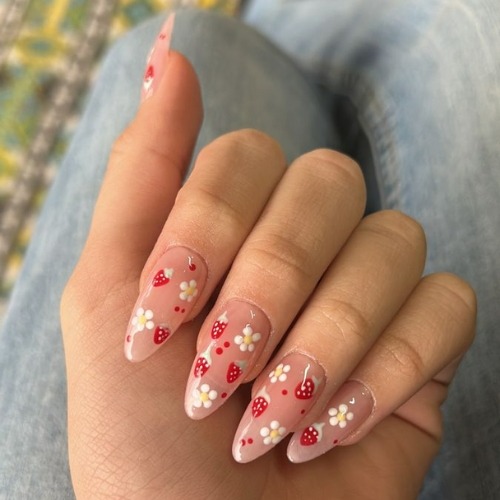 15 Inspirasi Berry Nails, Versatile untuk Desain Kuku Minimalis maupun ...