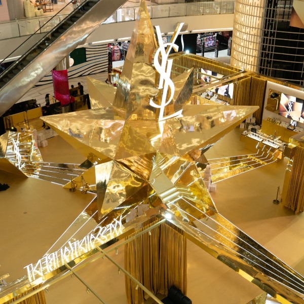YSL Beauty Holiday Pop-up Terbesar di Dunia Hadir di Senayan City ...