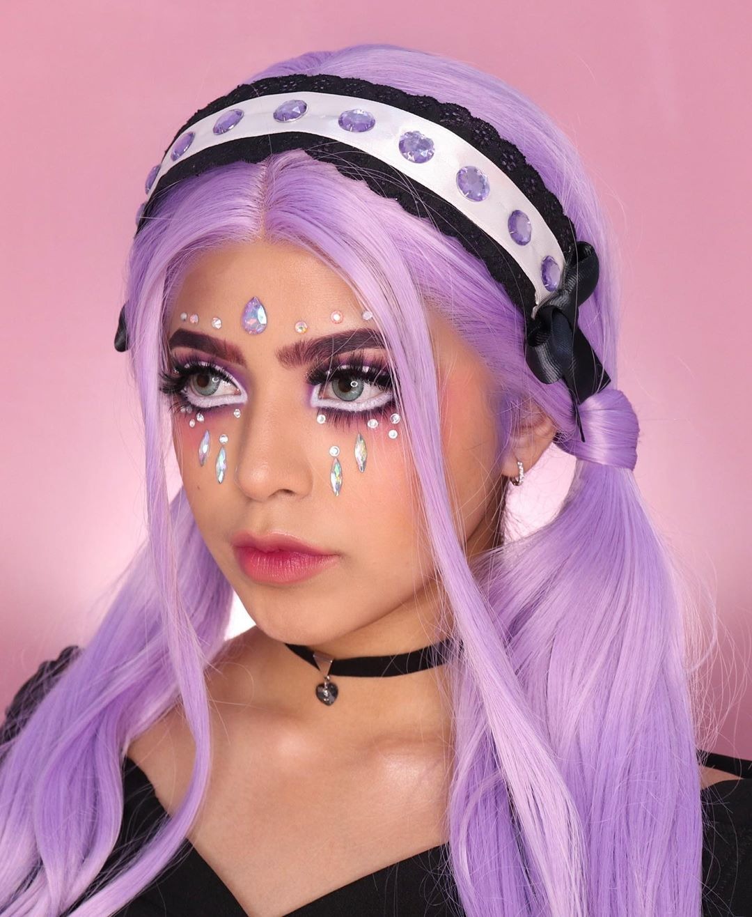 Berani Tampil Unik, Berikut Kreasi Riasan Wajah ala Jharna Bhagwani - Beauty Journal