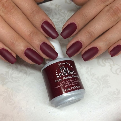 10 Inspirasi Tampilan Vampy Nails Agar Makin Stunning di Pesta Akhir ...