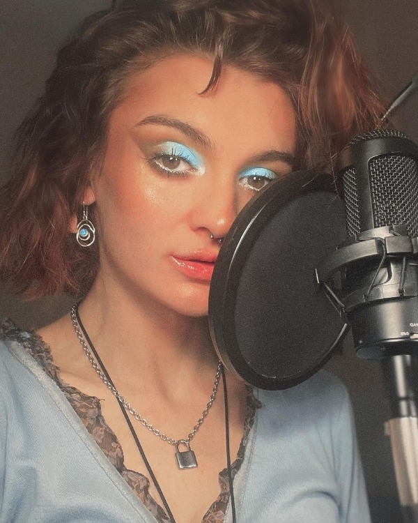 Punya Gaya Makeup Unik, Ini Potret Anthony Lexa Pemain Baru di 'Sex ...