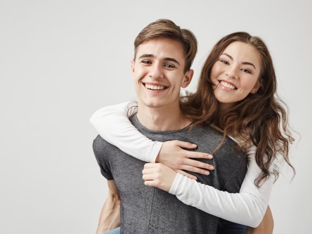 Love Language 101: Tak Selalu Sensual, Ini Serba-serbi Physical Touch ...