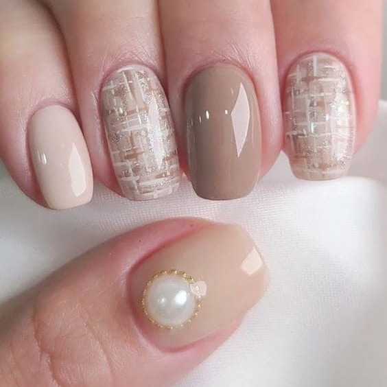 Inspirasi Chai Latte Nail Art, untuk Pencinta Tampilan Kuku Netral dan ...