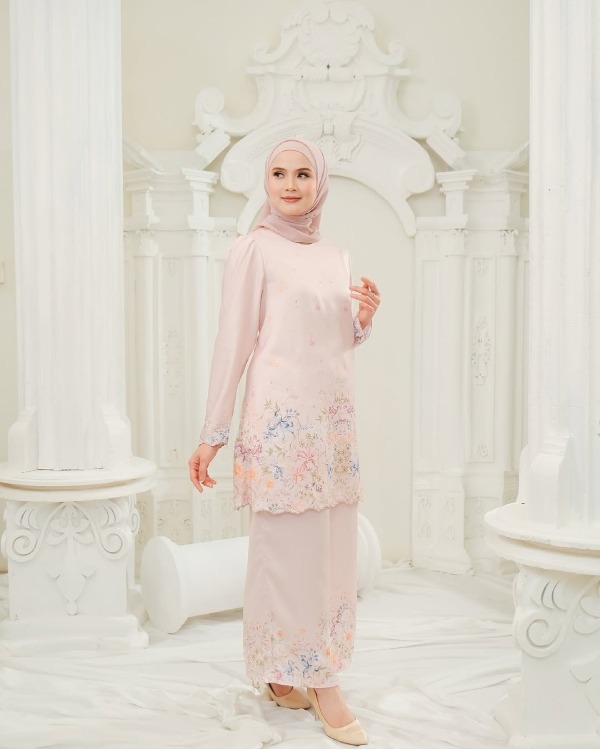 Rekomendasi Online Shop Baju Kurung yang Diprediksi Jadi Tren Lebaran 2025 - Beauty Journal