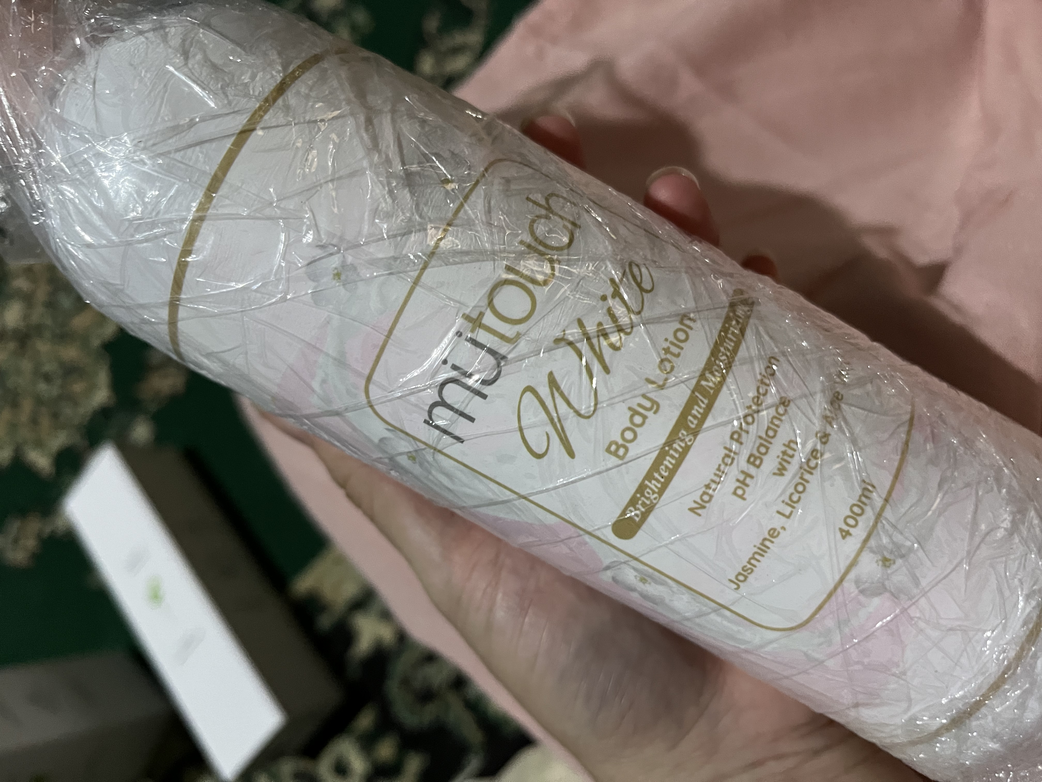 Mutouch White Body Lotion Brightening and Moisturizing - Review SOCO by ...