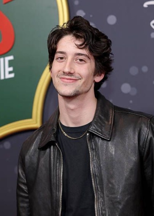 Fakta Menarik Milo Manheim, Pemeran Flynn Rider dalam Film Disney ...
